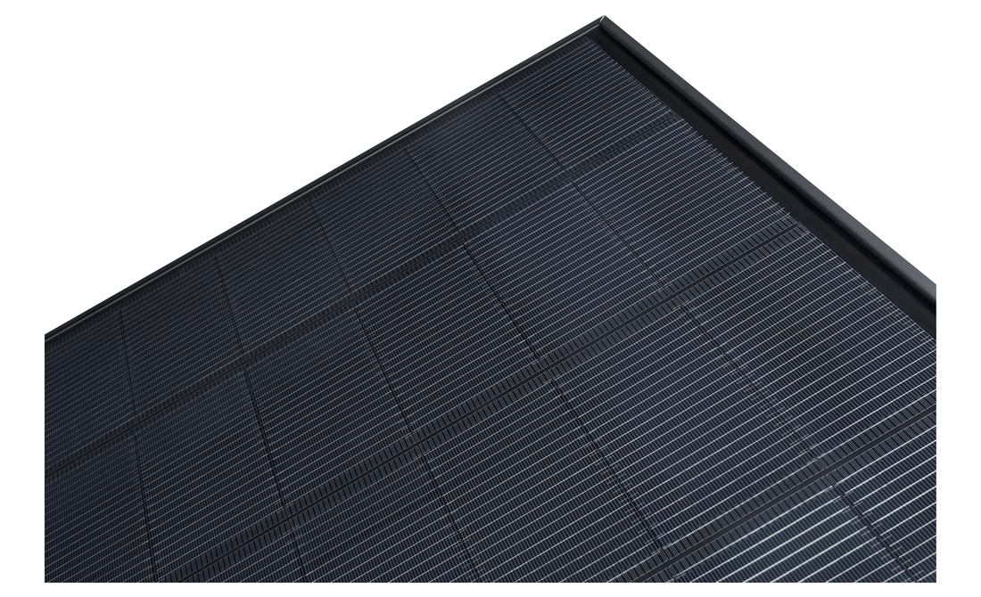 REC Alpha Pure-R Series – Wind & Sun